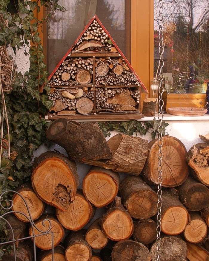 Insect Hotel • Insteading